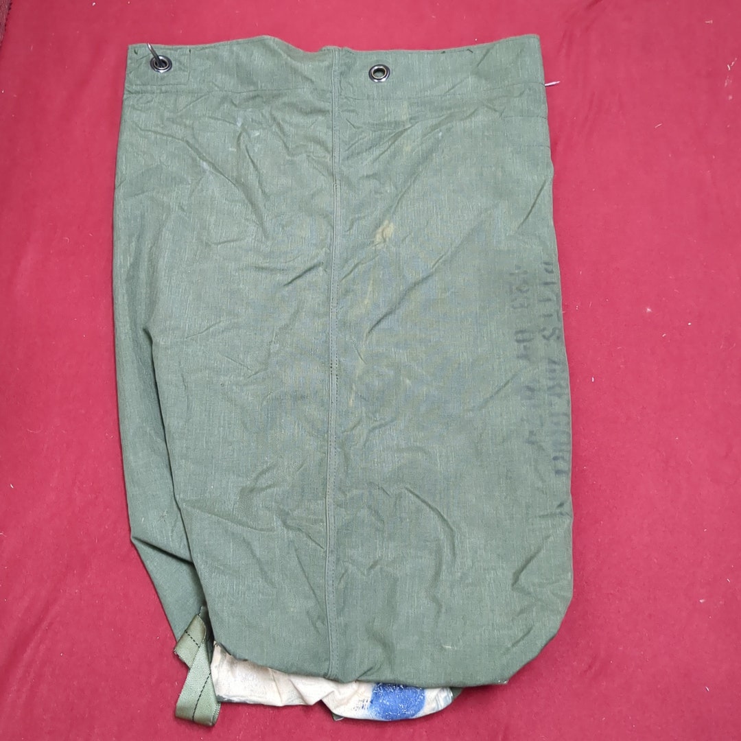 US Military Issued Locking Top Load Nylon Carrying Seabag W/ Straps ...