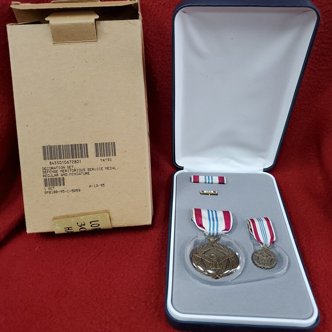 US Military Defense Meritorious Service Medal Mini Lapel Pin Ribbon Box ...