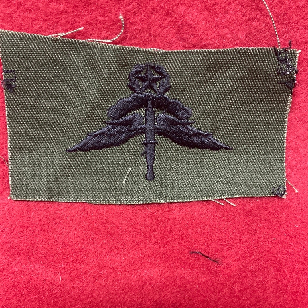 VINTAGE US Army MASTER Halo Parachutist Patch Sew on Subdued Od Black ...