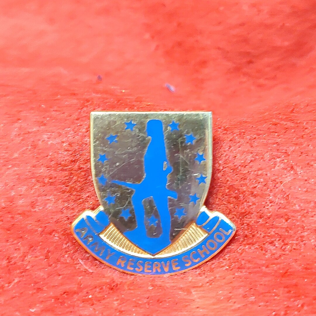VINTAGE US Army ARMY Reserve School Unit Crest Pin 03cr23 - Etsy