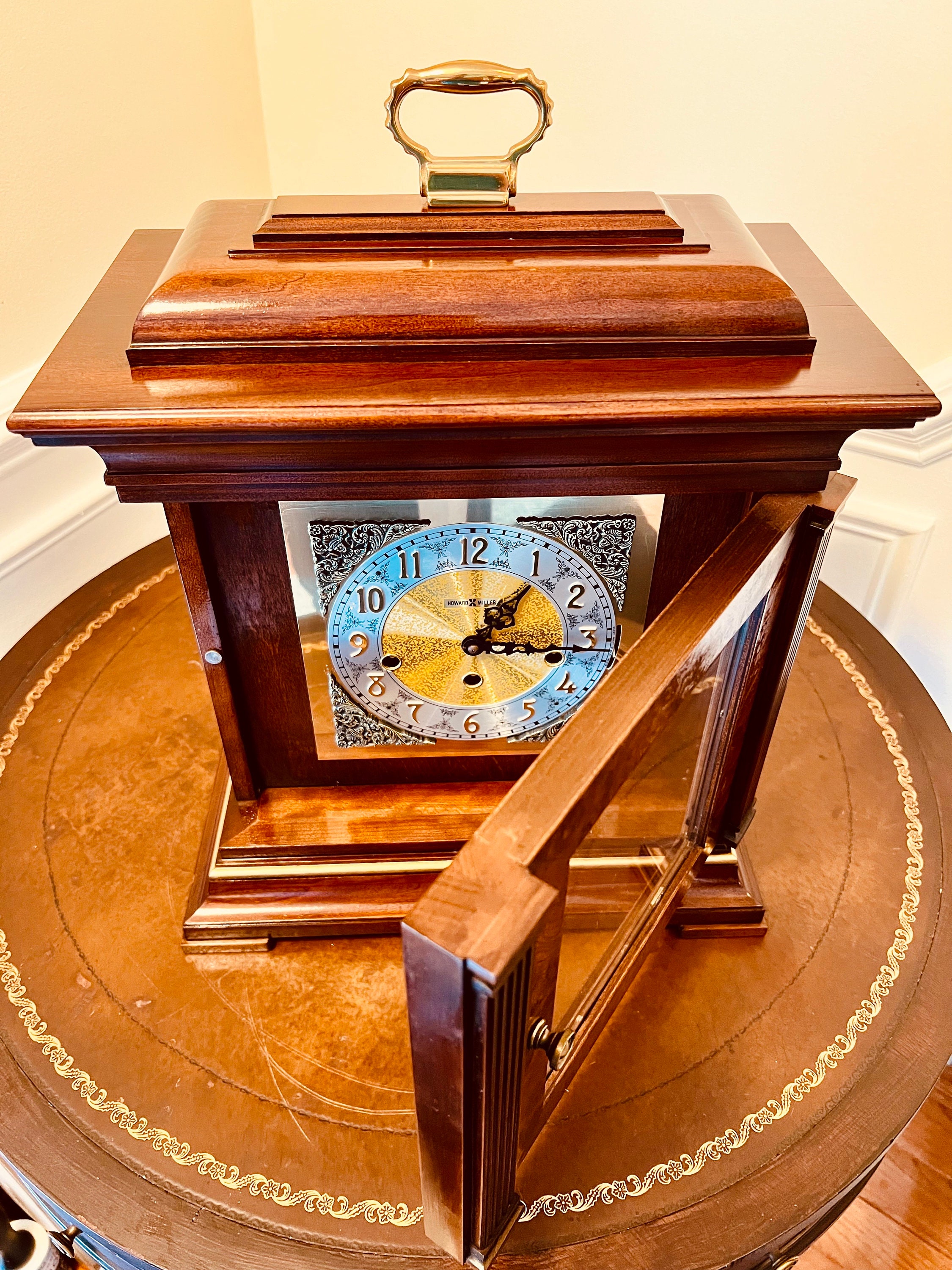 Vintage Howard Miller Thomas Topion Carriage / Mantel Clock (mahogany ...