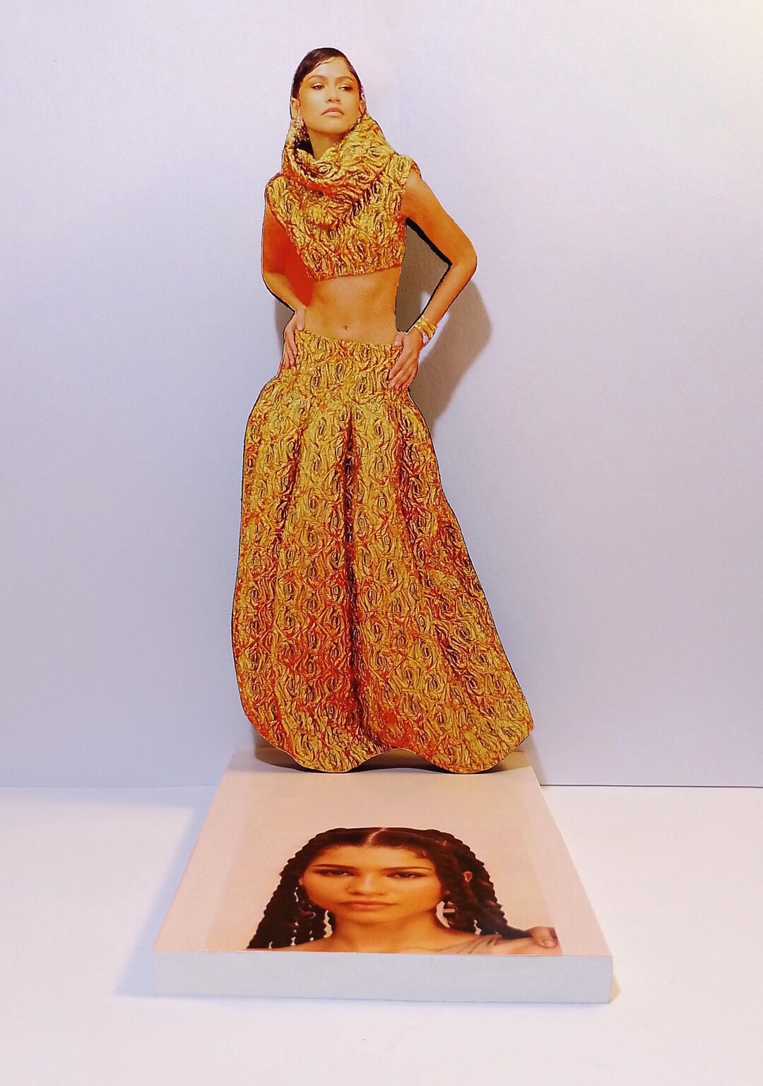 ZENDAYA Standee. 1 Figure Made With MDF 20cm/8". - Etsy