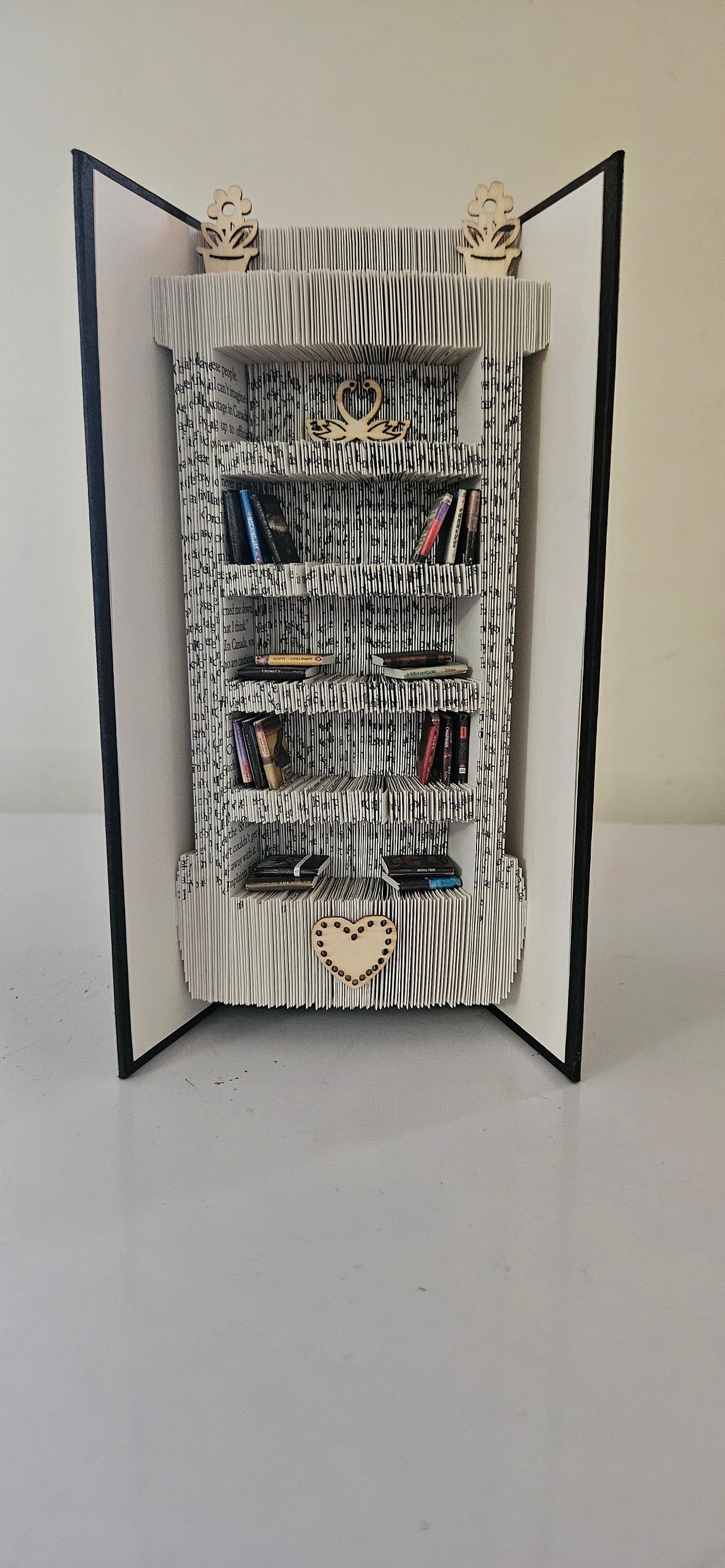 Bookfolding Pattern Bookshelf 1 Embossed Cut and Fold - Etsy