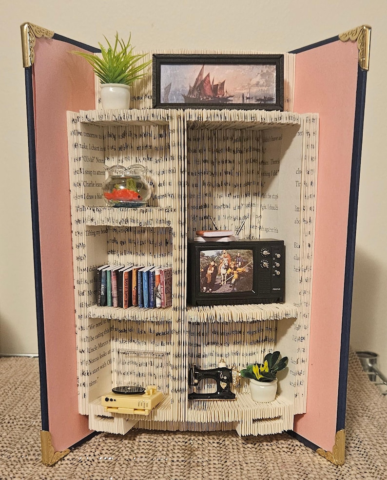 Bookfolding Pattern Bookshelf 5 Embossed Cut and Fold - Etsy