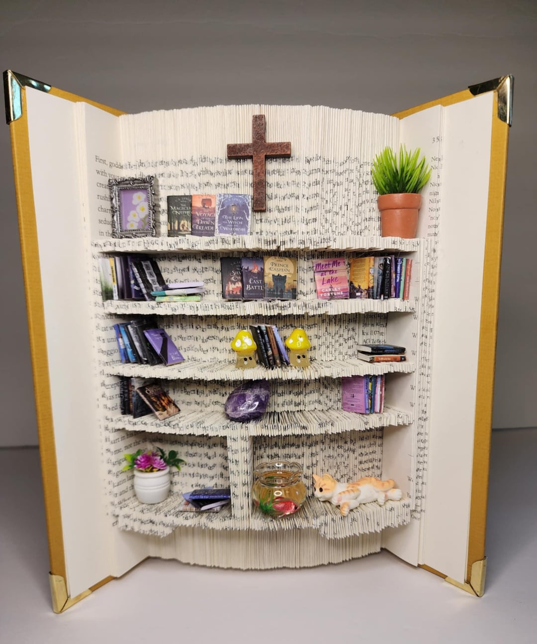 Bookfolding Pattern Bookshelf Embossed Cut and Fold - Etsy