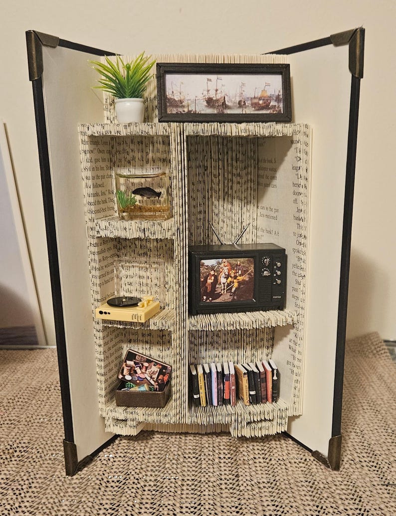 Bookfolding Pattern Bookshelf 5 Embossed Cut and Fold - Etsy