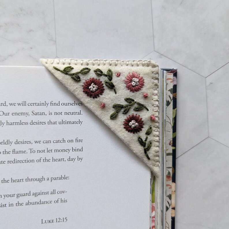The Snail Felt Embroidered Corner Bookmark - Etsy