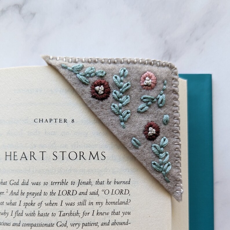 The Snail Felt Embroidered Corner Bookmark - Etsy