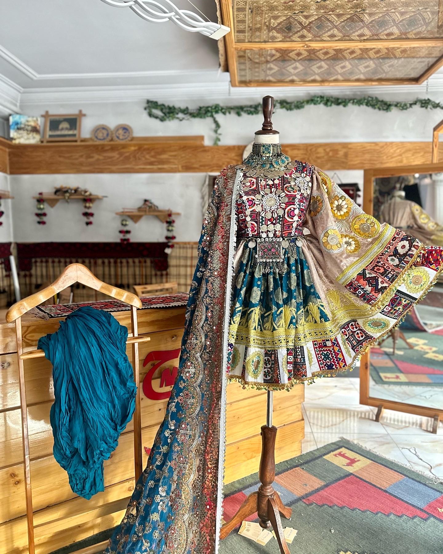 Afghan Traditional Dress: Knee Length Jama Design Dress, With Gibi ...