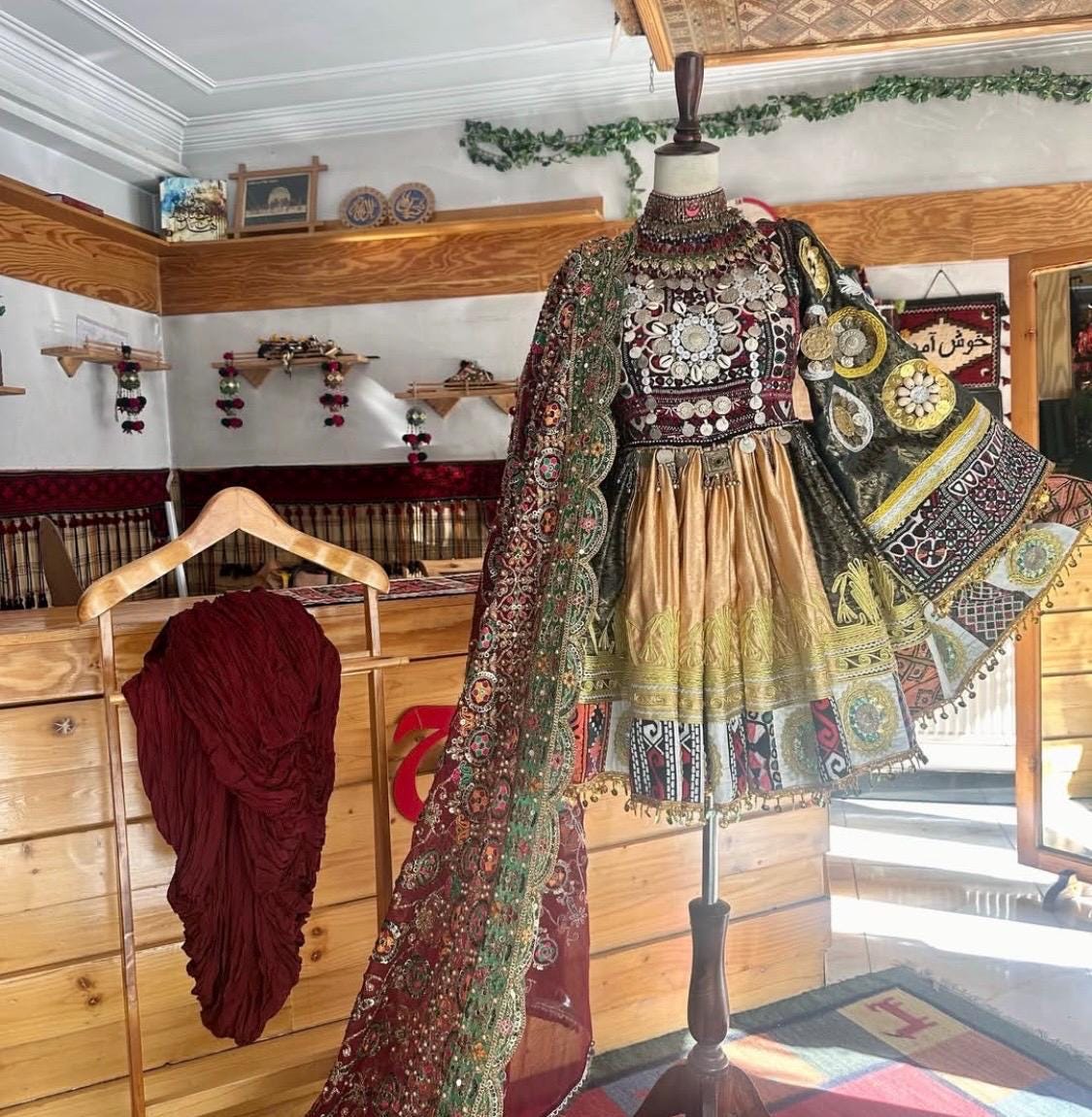 Afghan Traditional Dress: Knee Length Jama Design Dress, With Gibi ...
