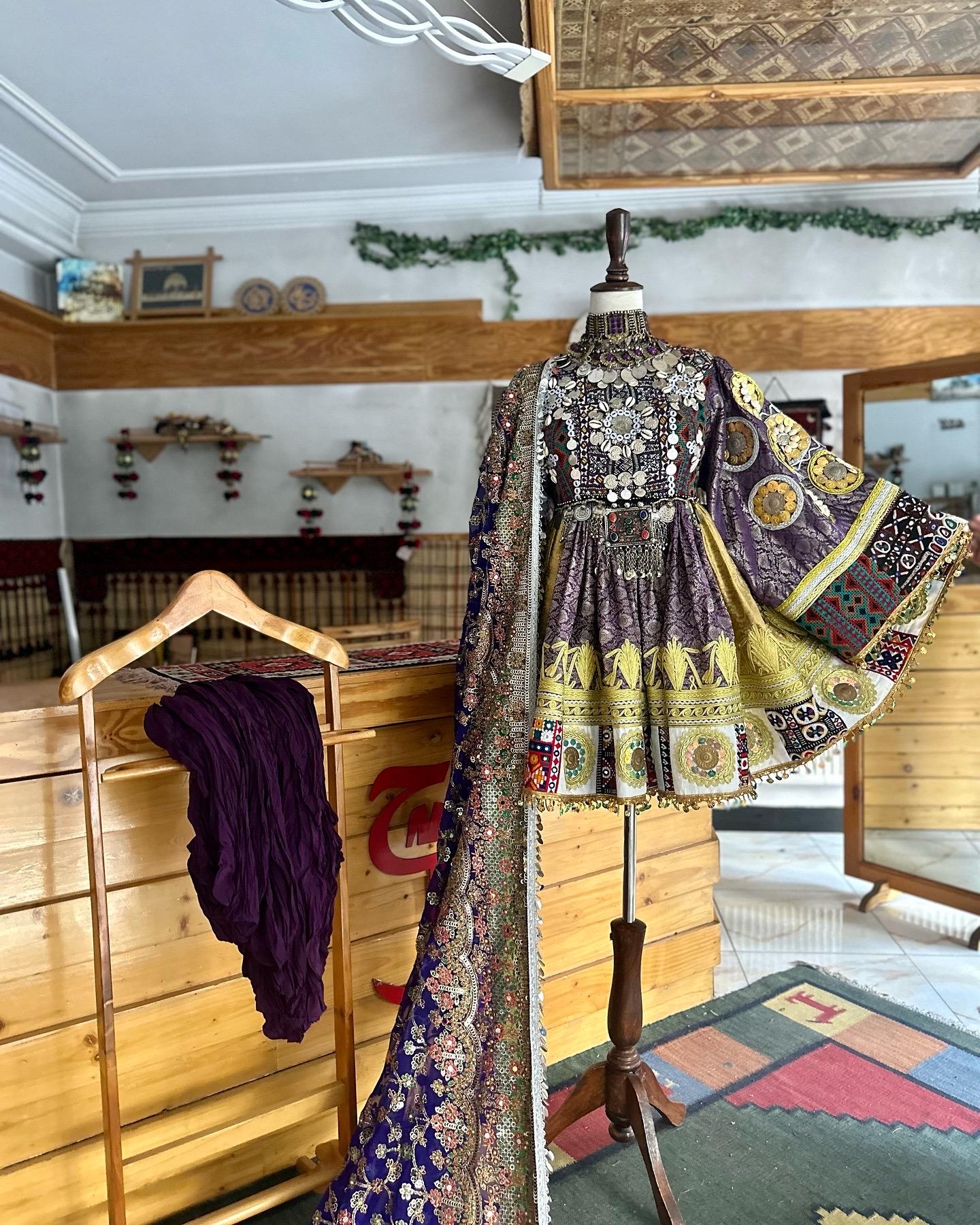 Afghan Traditional Dress: Knee Length Jama Design Dress, With Gibi ...