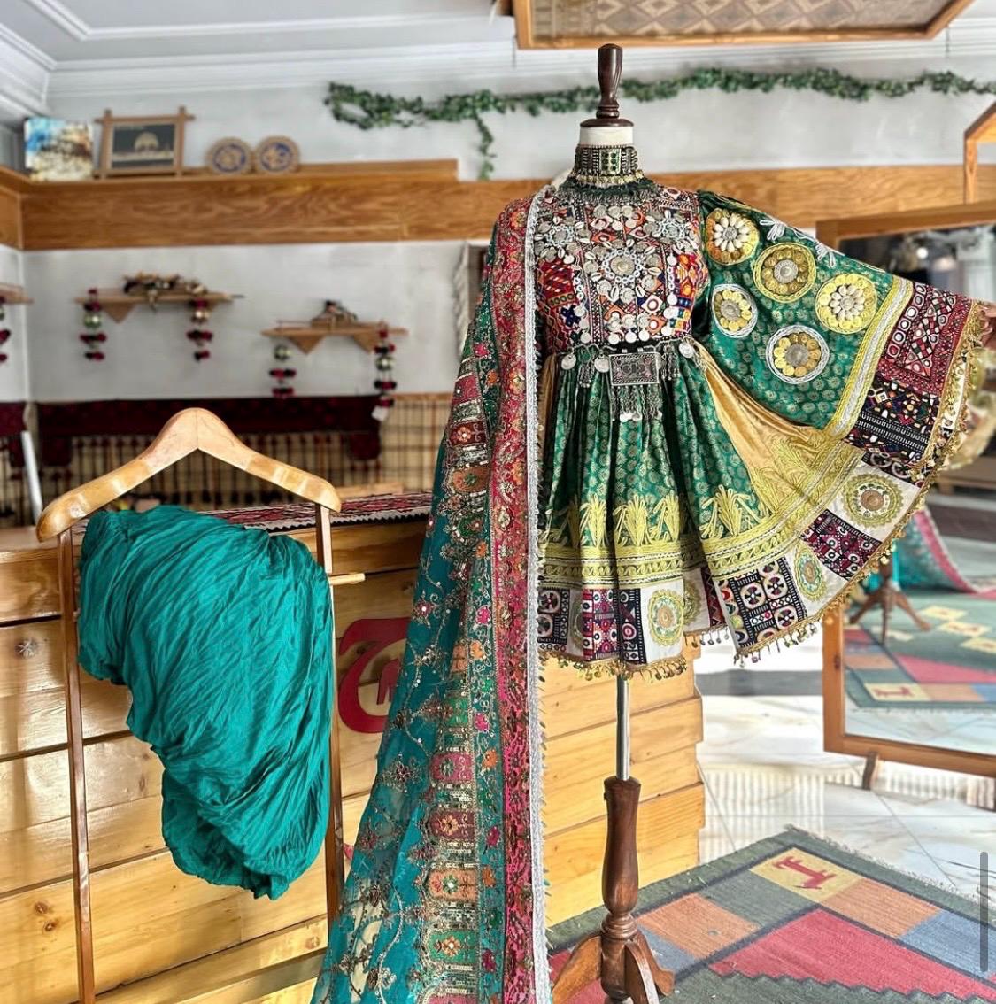 Afghan Traditional Dress: Knee Length Jama Design Dress, With Gibi ...