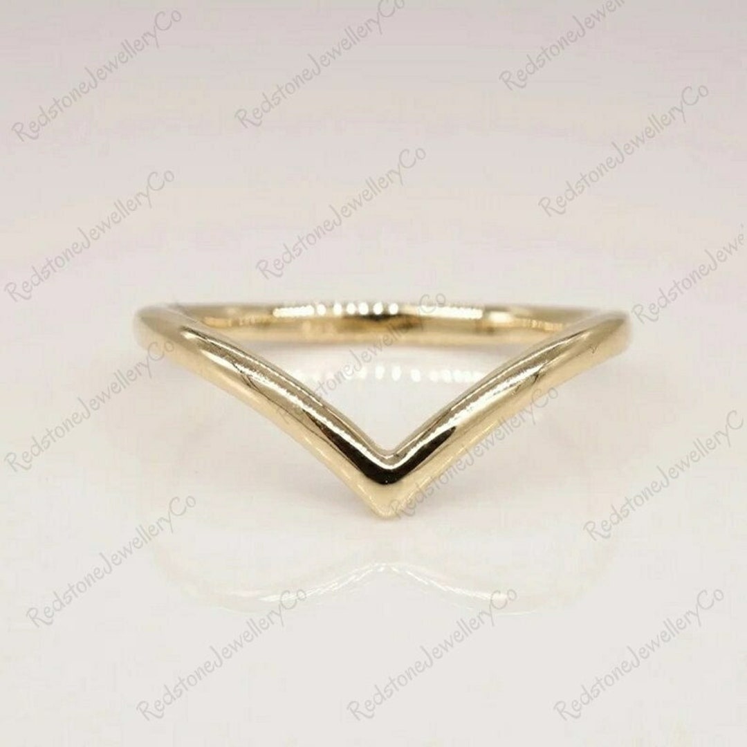14K Gold Chevron Ring, V Shaped Band Ring, Curved Wedding Band ...