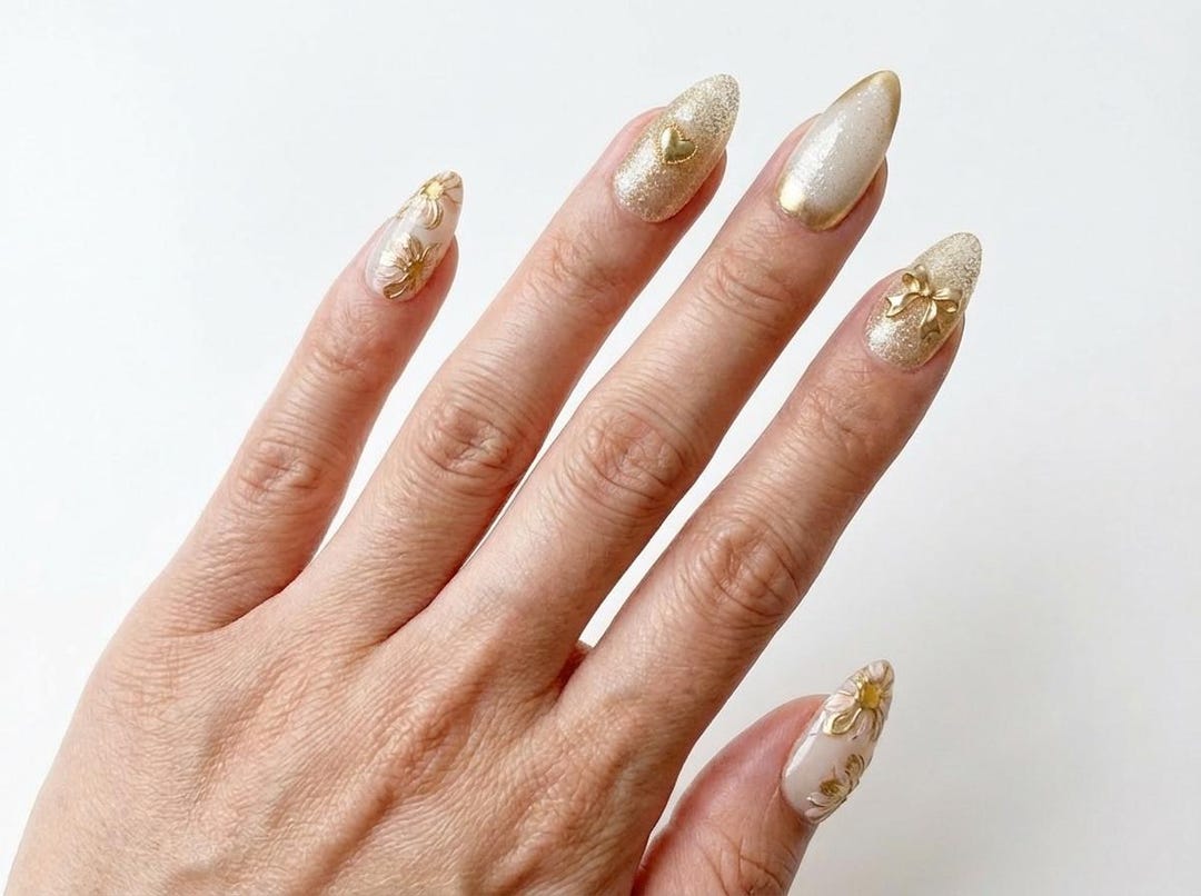 3D Gold Flower Press on Nails, Elegant White and Gold Nails, Luxury 3D ...