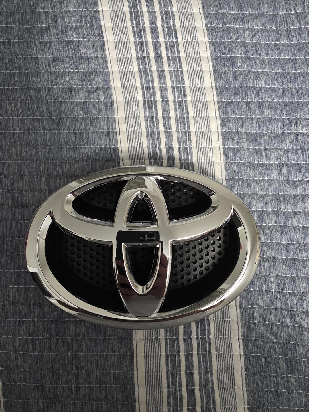 Toyota Grille Emblem Black Chrome Logo Badge for 2013 2014 2015 2016 ...
