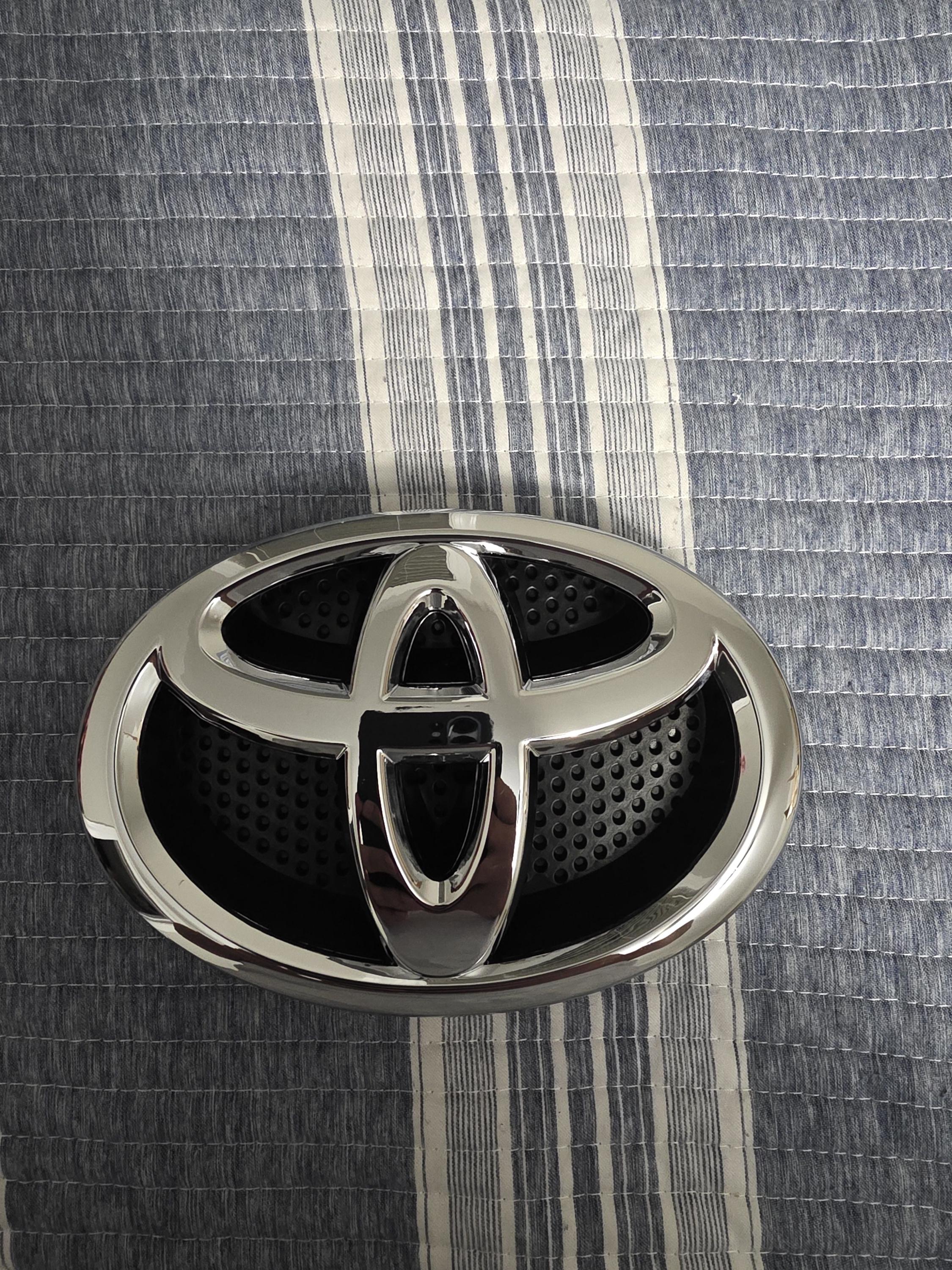 Toyota Grille Emblem Black Chrome Logo Badge for 2013 2014 2015 2016 ...