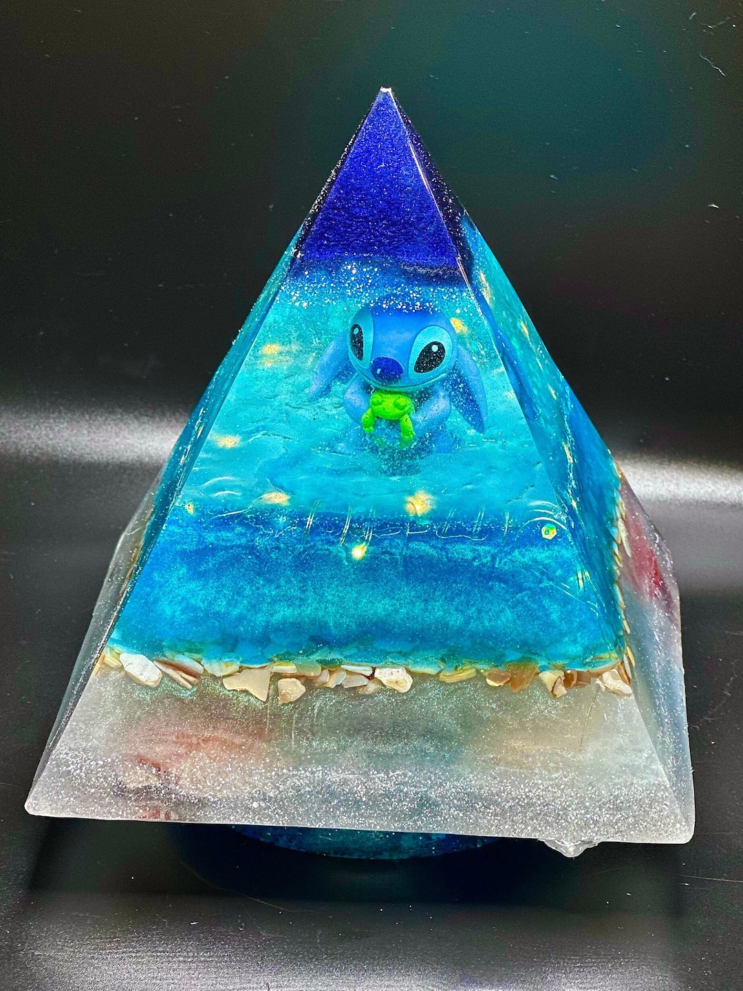 Pyramide en résine époxy Stitch - Etsy France