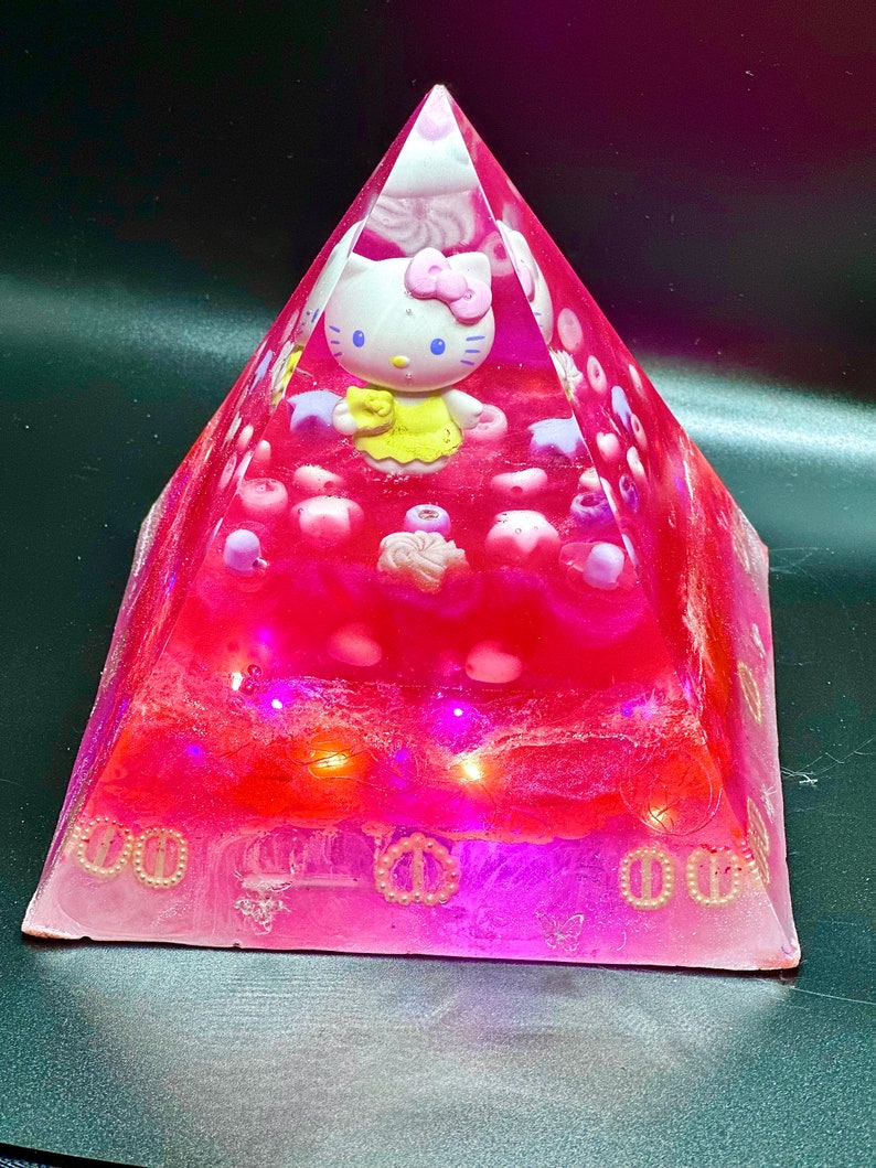 Hello Kitty Epoxy Resin Pyramid - Etsy