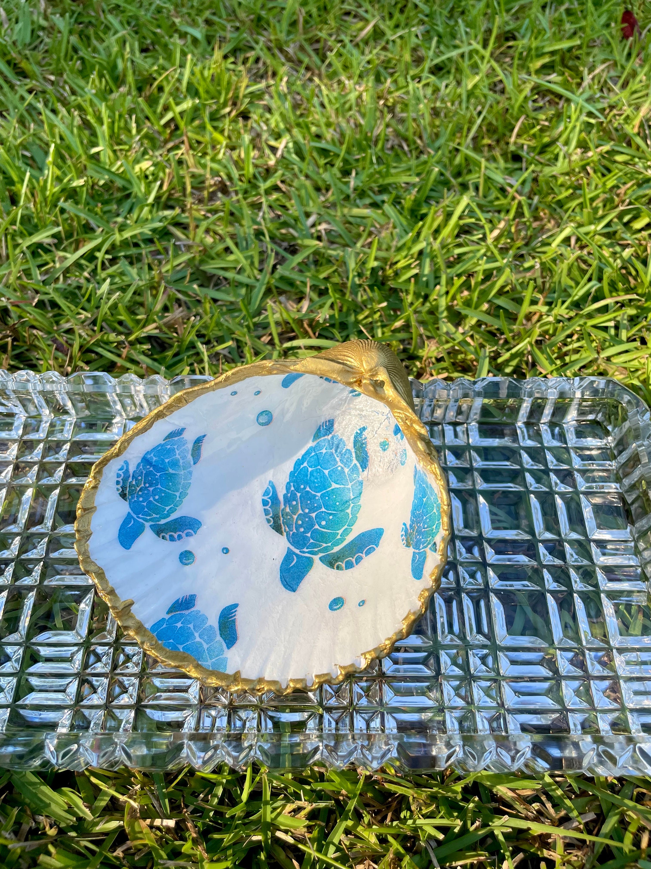 Blue and White Sea Turtles Oyster Shell Dishes. Perfect Jewelry or ...