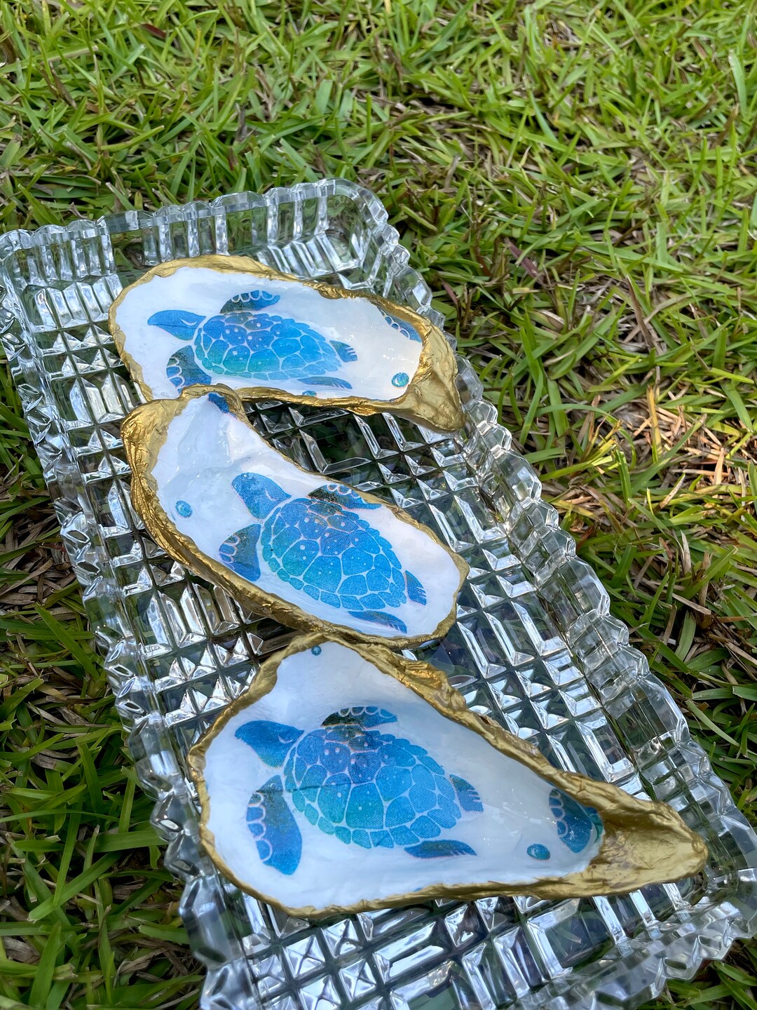 Blue and White Sea Turtles Oyster Shell Dishes. Perfect Jewelry or ...
