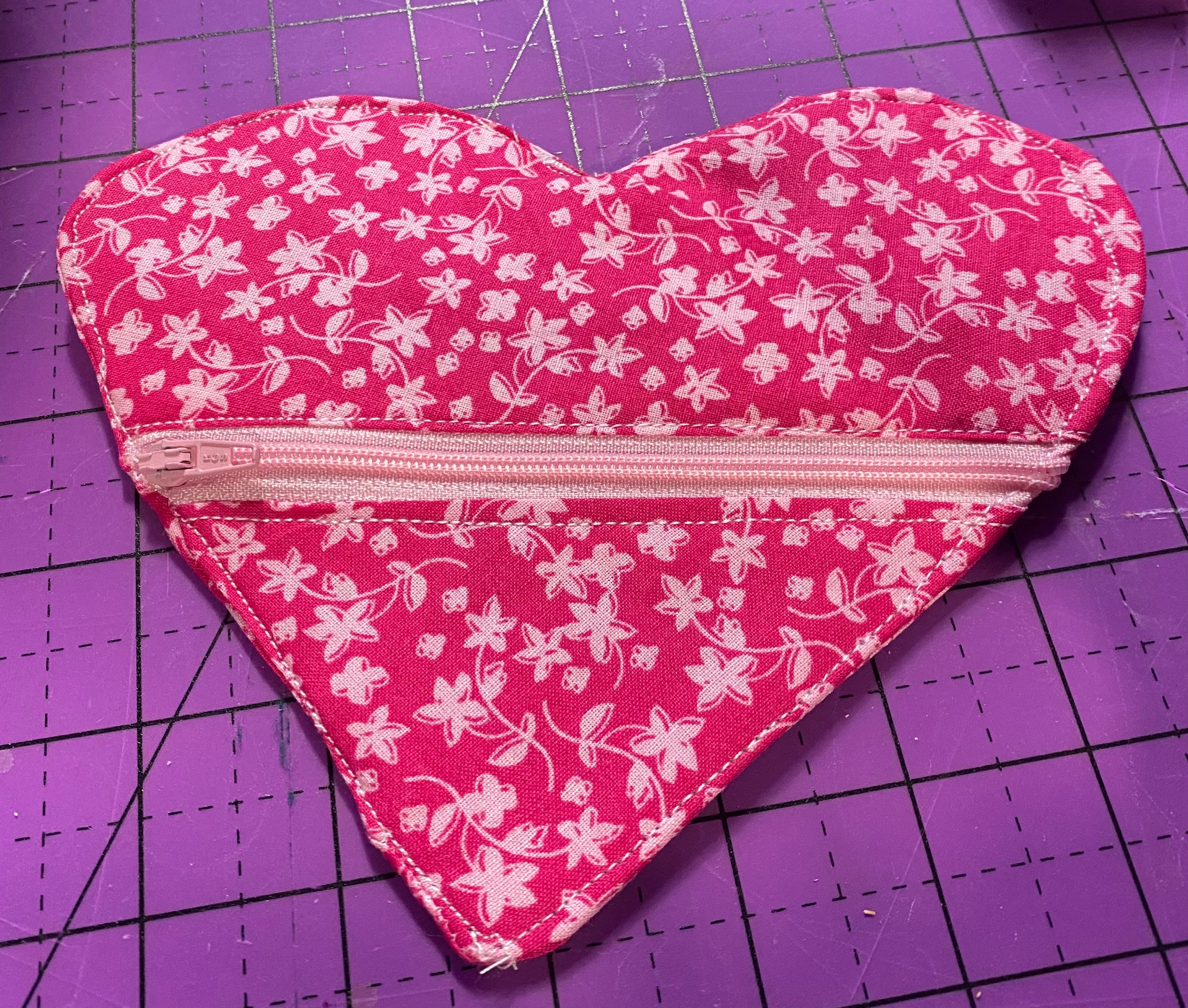 Heart Shaped Zipper Pouch (pattern Only) - Etsy