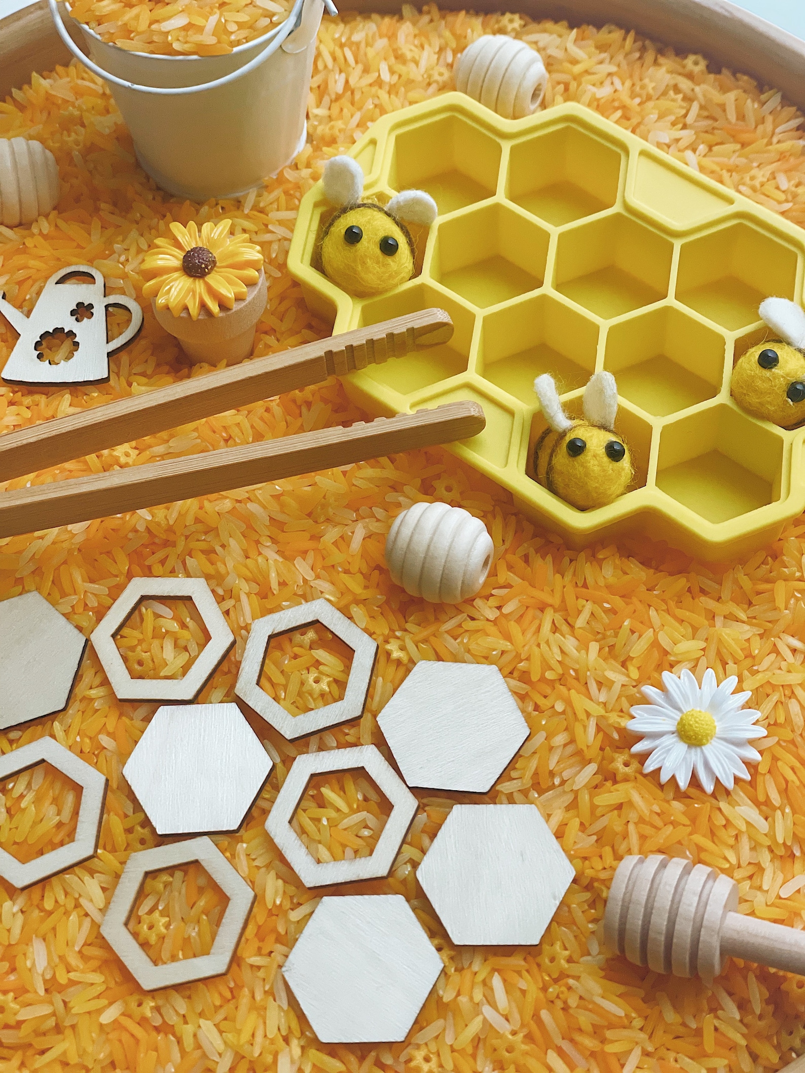 4 Cups Bees Sensory Play Kit Yellow Colored Rice Mix Honey Scent - Etsy