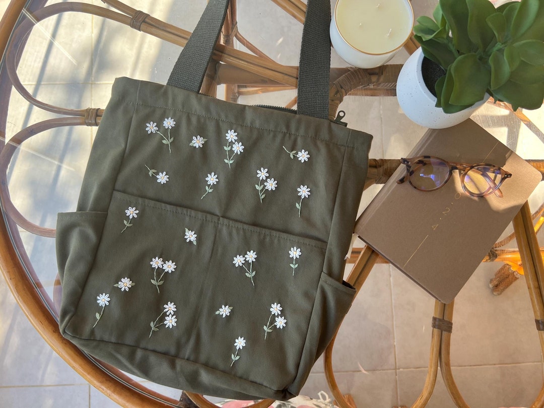 Hand Embroidered Daisy Green Bag, Cute Small Daisies Embroidery Market ...