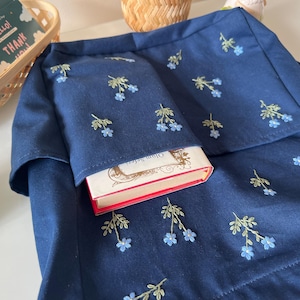 Cute Small Daisies Blue Tote Bag, Dark Blue Shoulder Bag, Aesthetic Bag ...