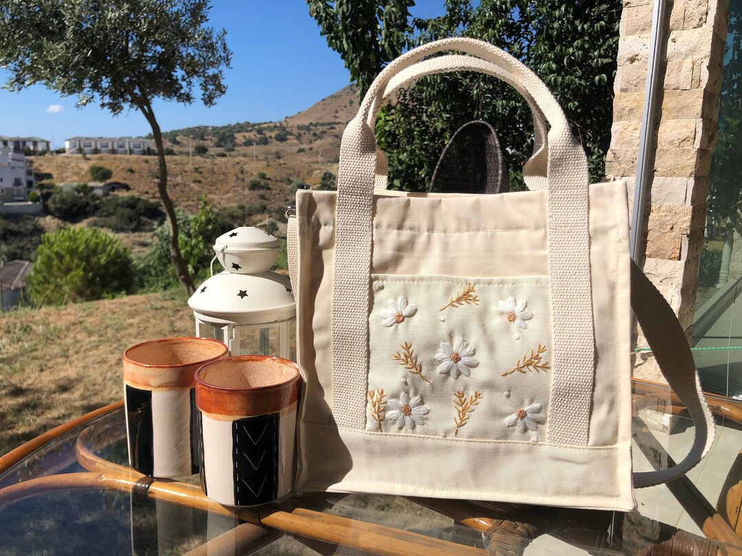 Daisy Embroidered Canvas Tote Bag: Summer Crossbody With Pockets - Etsy