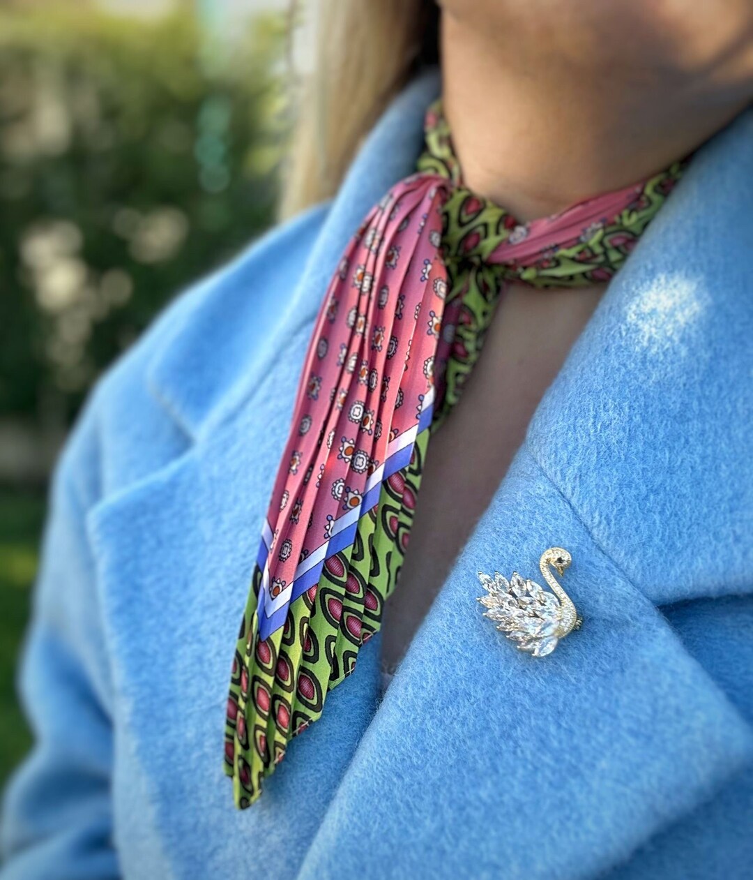 Women Brooche and Silk Scarves Red Butterfly Brooch, Sweet Bee Pin ...