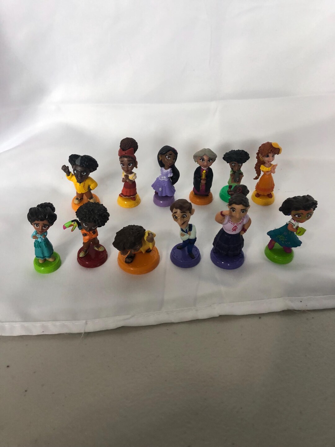 Disney Encanto Mi Familia Set of (12), 1.5" Figures - Etsy