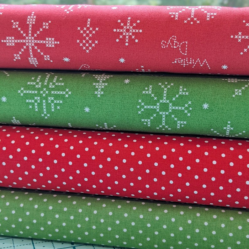 Riley Blake Swiss Dots Clover Green | White Pin Dots | Riley Blake ...