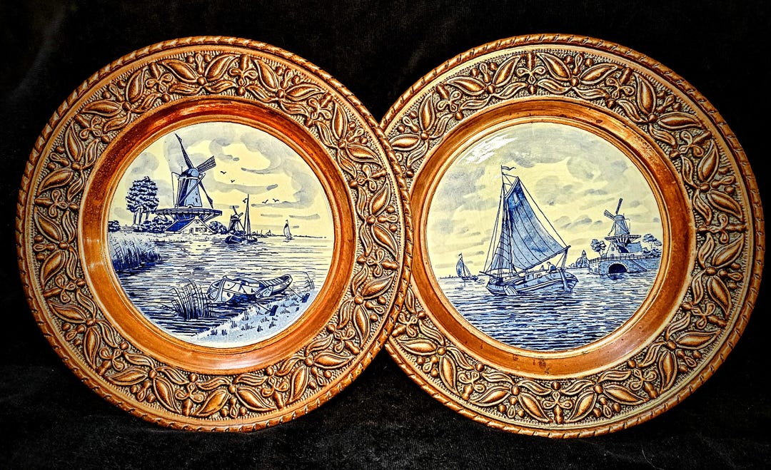 Set of 2- Delft Blue Holland- Round Trivets in Embossed Copper Trays ...