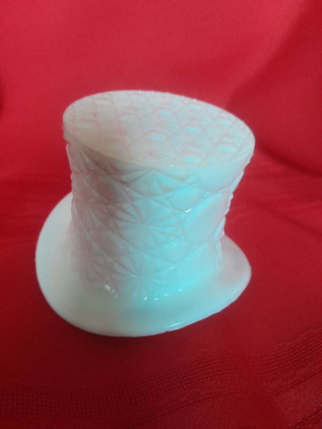 Vintage Fenton White Milk Glass Top Hat, Daisy and Dot Pattern, 1970's ...