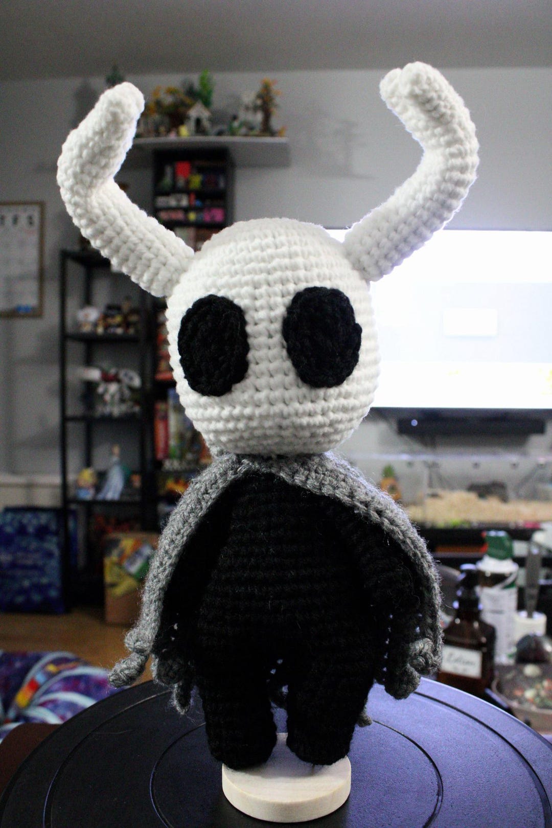 Hollow Knight Plushie, Acrylic Yarn, Detachable Sword - Etsy