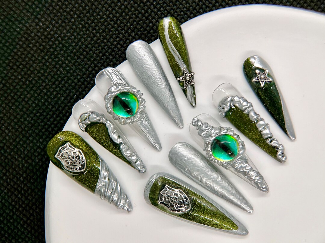 3D Snake Eye Green Silver Reptile Long Stiletto Nails | Handmade ...