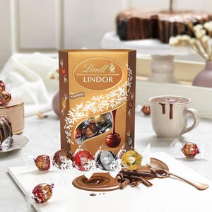 Lindt Lindor Milk Chocolate Truffles Box 337g & Cards - Etsy