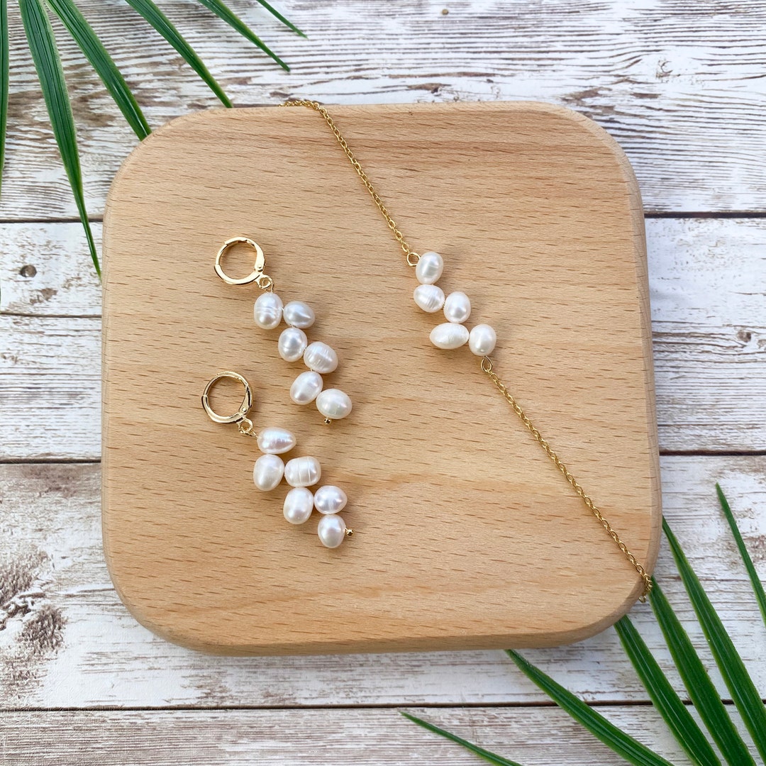 Freshwater Cultured Pearl Huggie Drop Earrings and Bracelet Gift Set ...