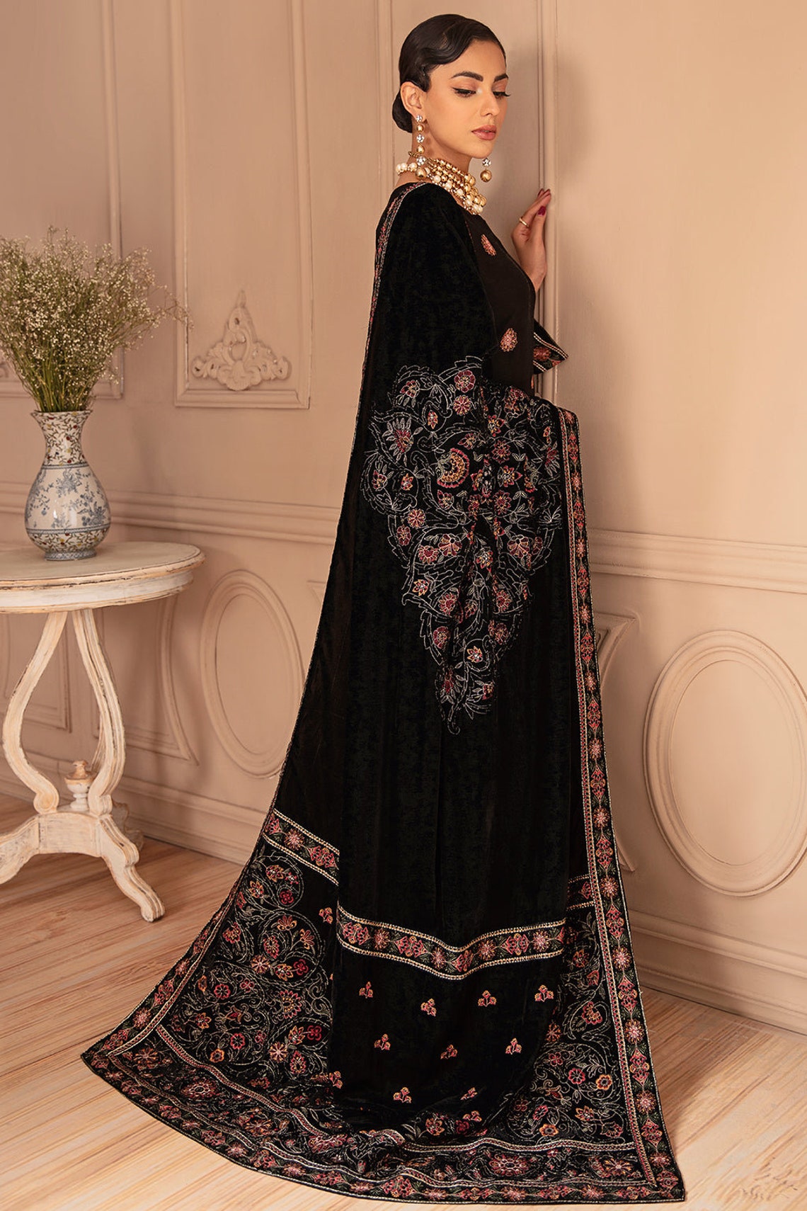 Pakistani Indian Velvet Stocking, Kashmir Shawl, Embroidery Salwar ...