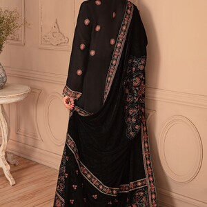 Pakistani Indian Velvet Stocking, Kashmir Shawl, Embroidery Salwar ...