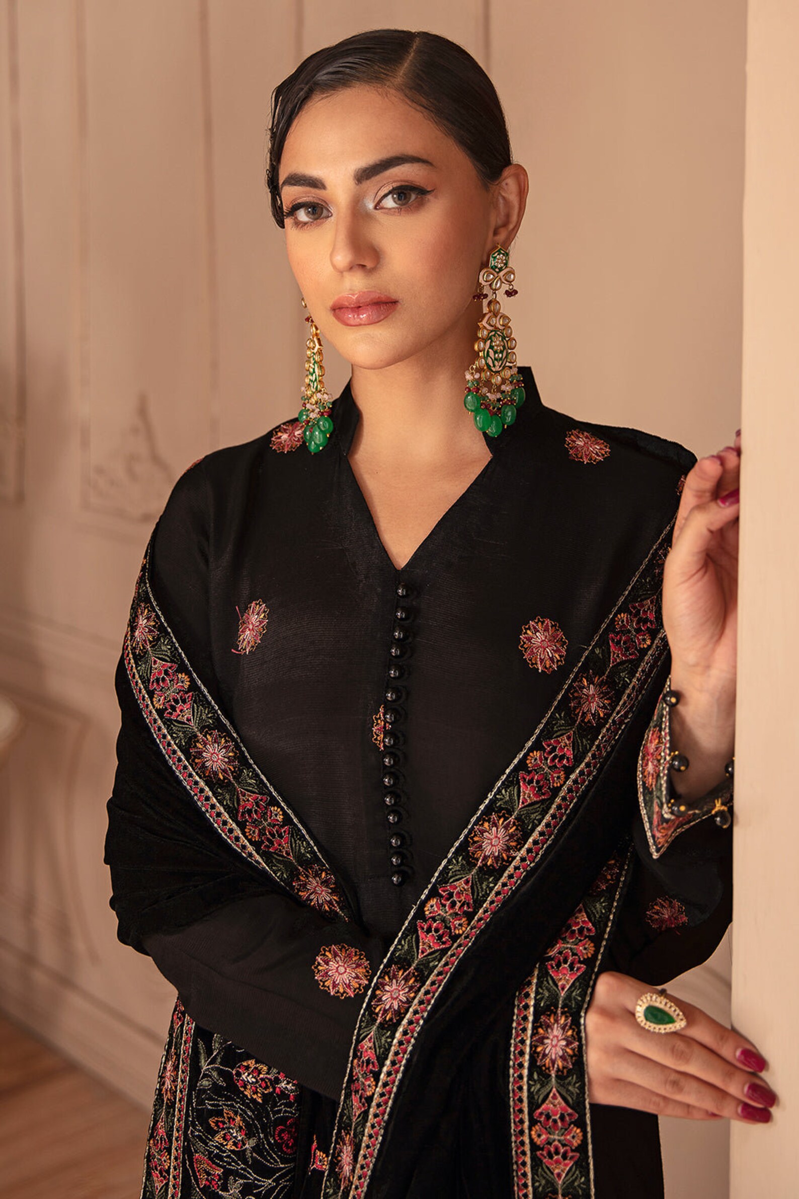 Pakistani Indian Velvet Stocking, Kashmir Shawl, Embroidery Salwar ...