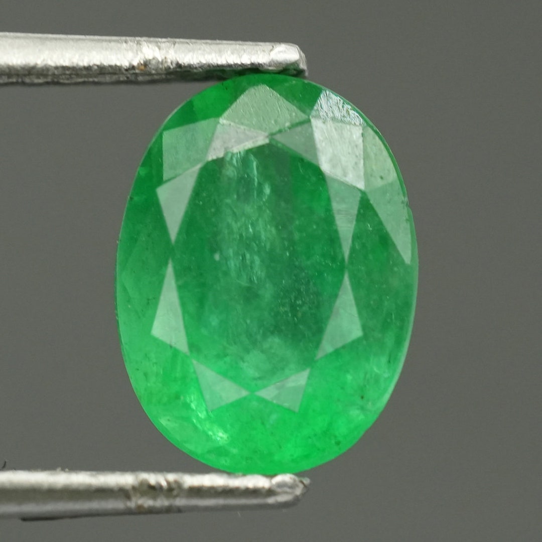 Natural Vivid Green Emerald , Oval Cut Emerald, 1.82 Carats, Top ...