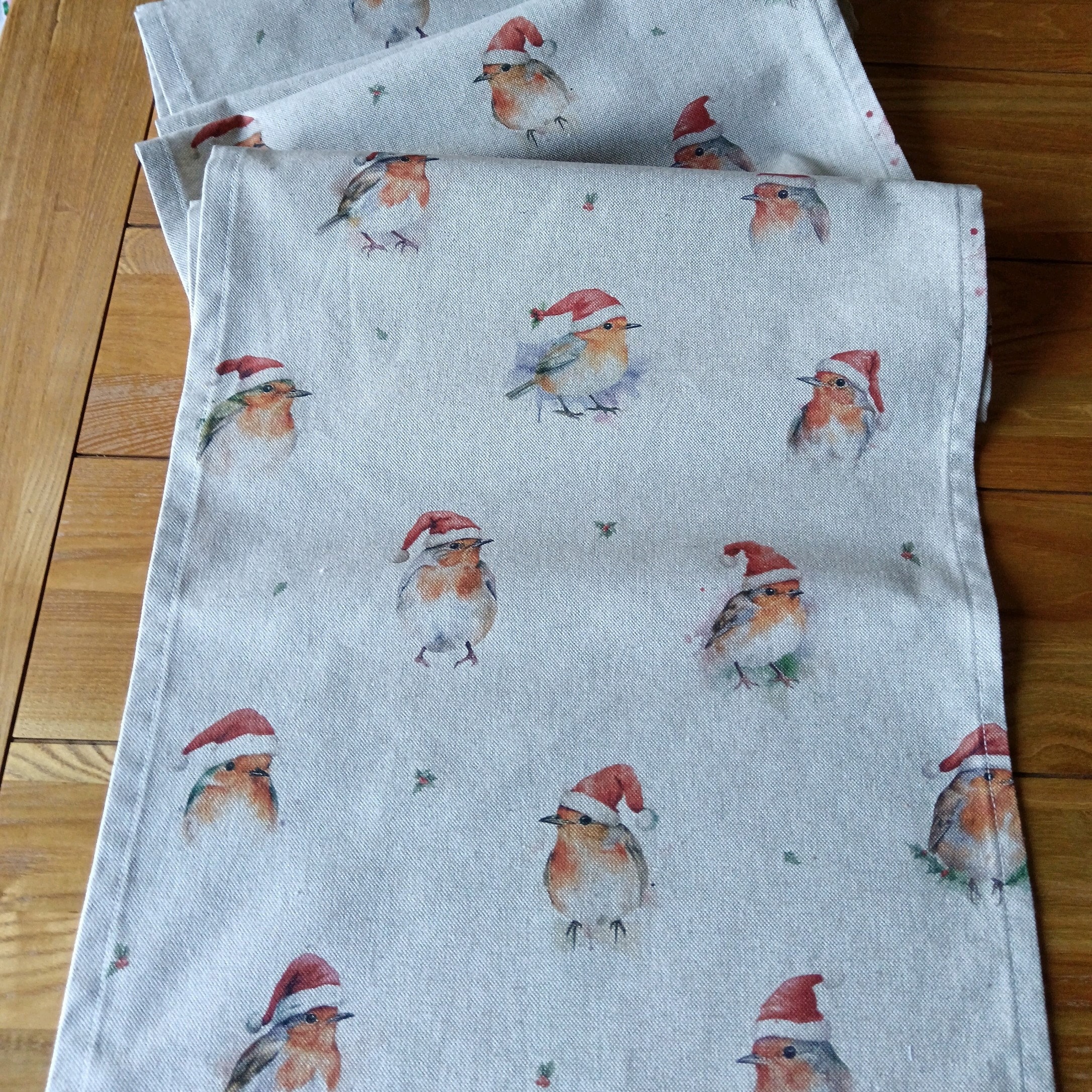 Robin Table Runner Christmas Birds in Santa Hats - Etsy UK