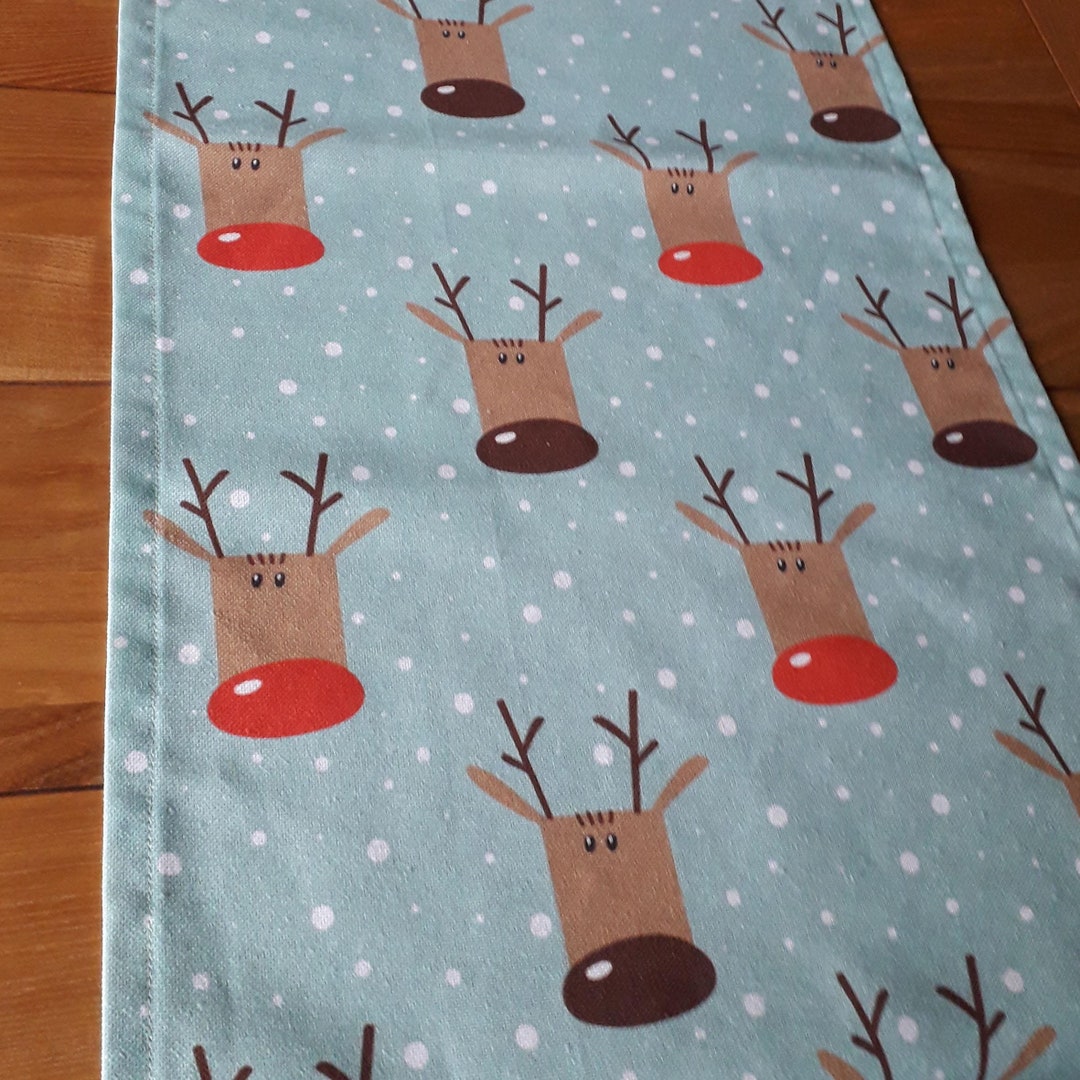 Reindeer Table Runner, Festive Table Linen for Christmas - Etsy