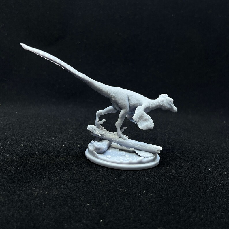 Velociraptor Mongoliensis Miniature to Paint: Detailed Replica of the ...