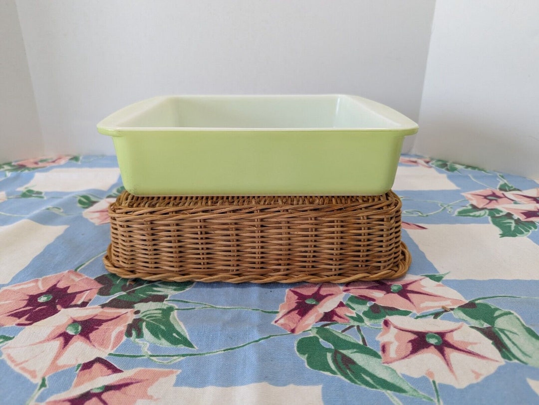 Vintage Pyrex Lime Green 922 Square Pan 8 X 8 X 2 With Basket - Etsy