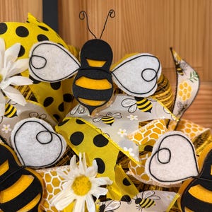 Welcome to Our Hive Bee Themed XL Fun Decoration Wreath Bee Happy Bee ...