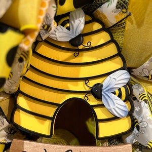 Welcome to Our Hive Bee Themed XL Fun Decoration Wreath Bee Happy Bee ...