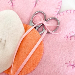 Flower Needle Book Pattern • Felt Craft & Sewing Pattern - Etsy