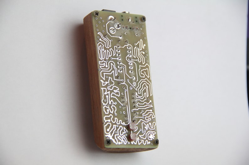 Fingertrap: Cracklebox Touch Synthesizer - Etsy